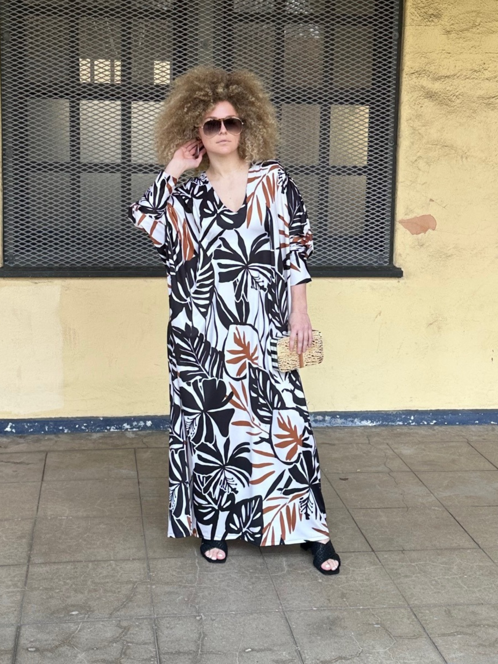 Gracie Caftan in Botanica Moderna PRE-ORDER – Jennafer Grace